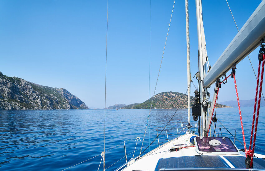 Das erste Mal eine Yacht chartern – Tipps für Einsteiger